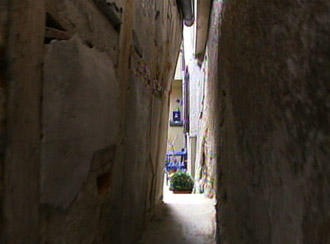 The narrowest streets in the world | Amusing Planet